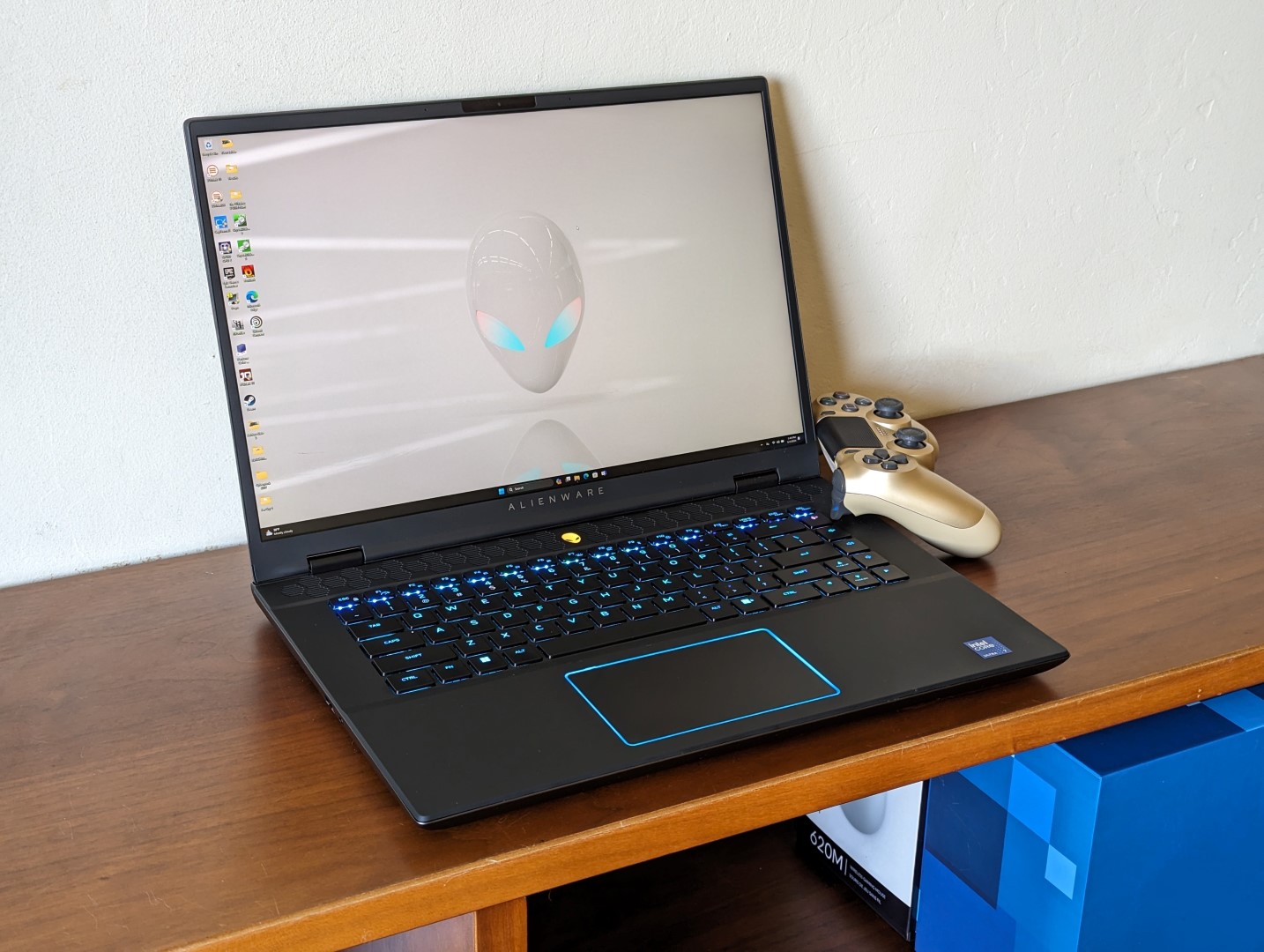 Recensione del computer portatile Alienware m16 R2: Cambiamenti grandi ...