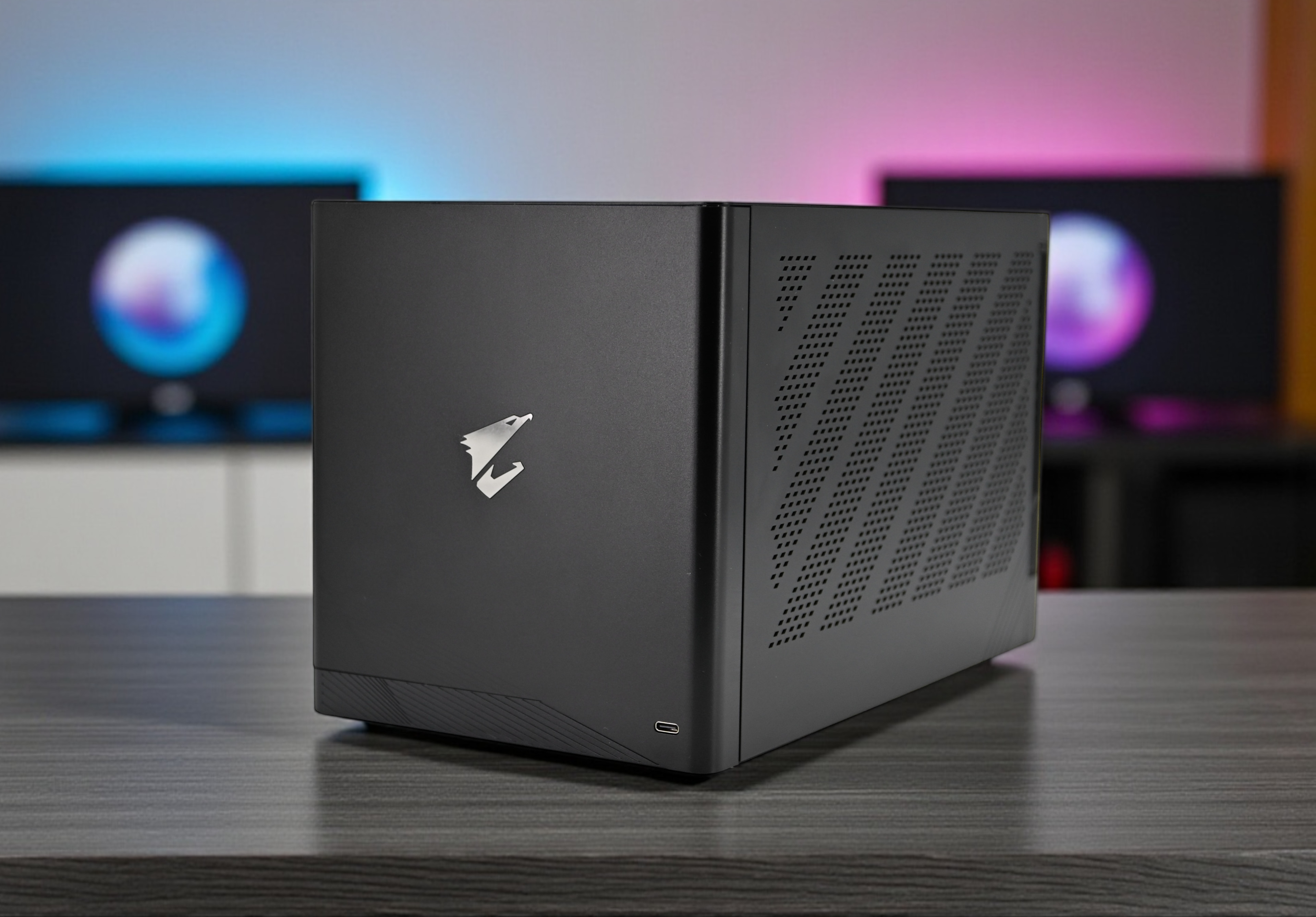 Recensione della GPU esterna Nvidia GeForce RTX 5090 tramite ...