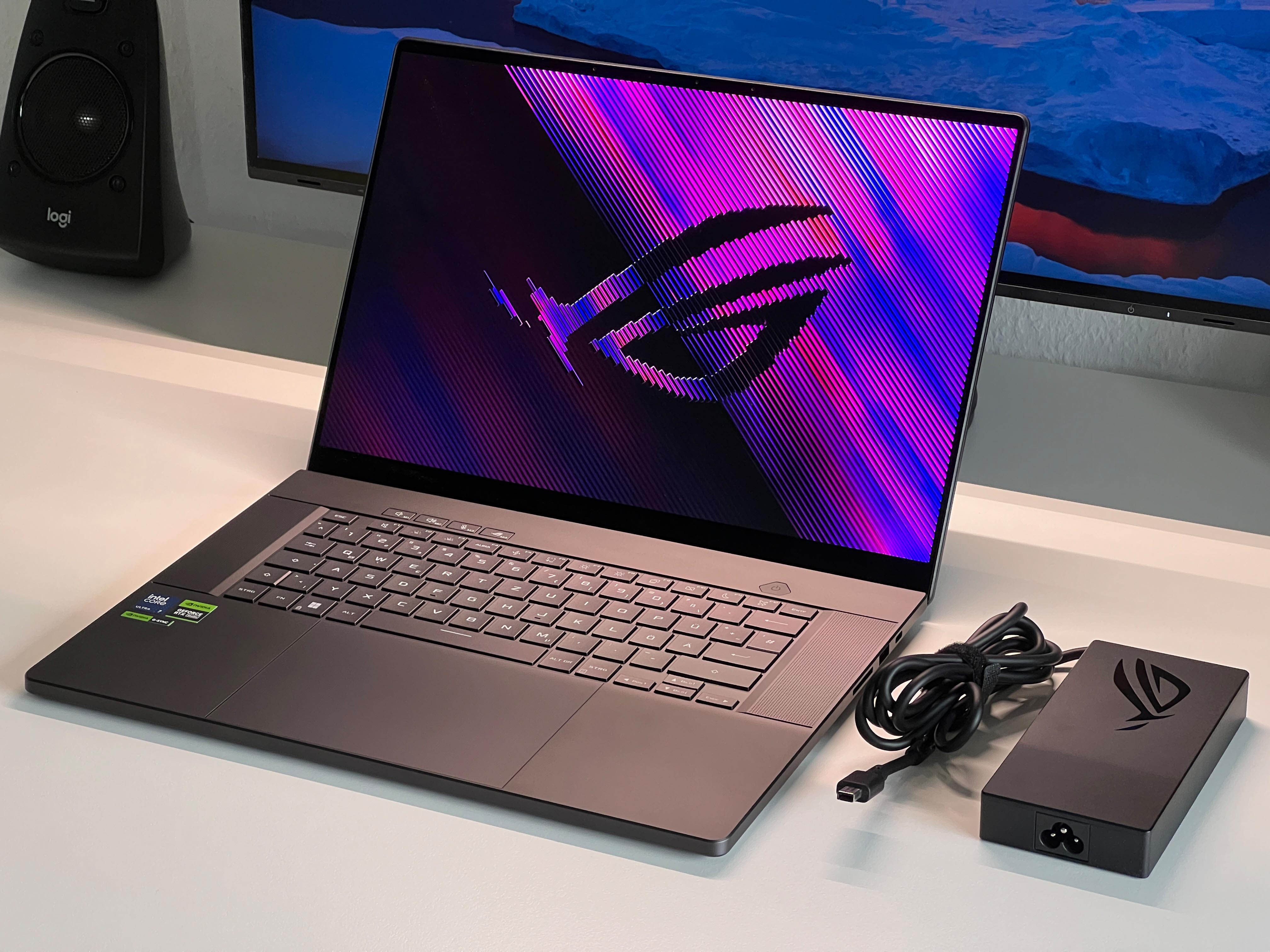 Recensione dell'Asus ROG Zephyrus G16 2024 - Il portatile da gaming ora con G-Sync OLED e Intel ...