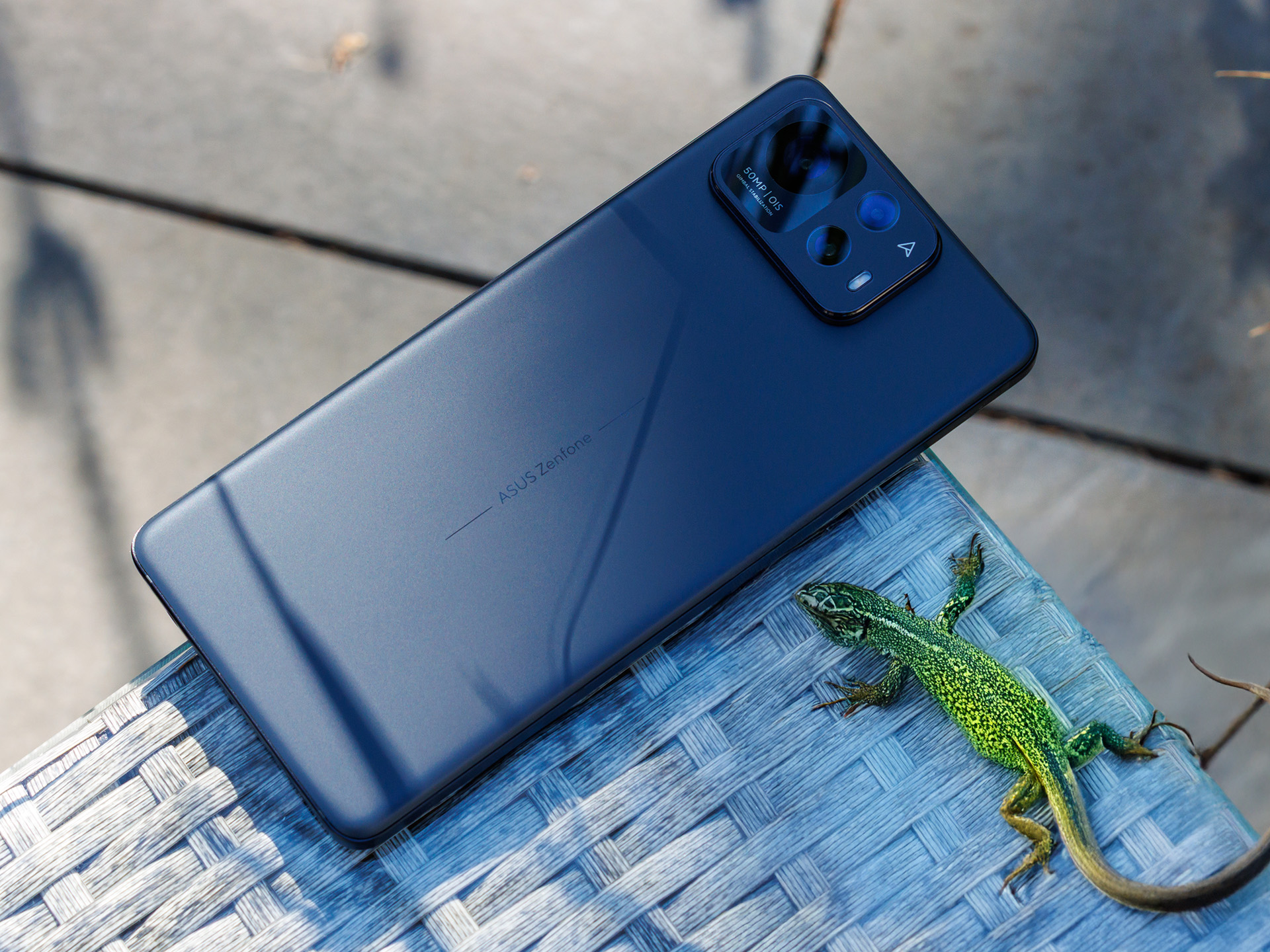 Recensione dell'Asus Zenfone 12 Ultra: Smartphone veloce con molta ...