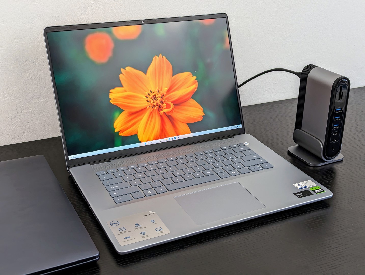 Recensione del laptop Dell Inspiron 16 Plus 7640: Piccoli ma importanti ...