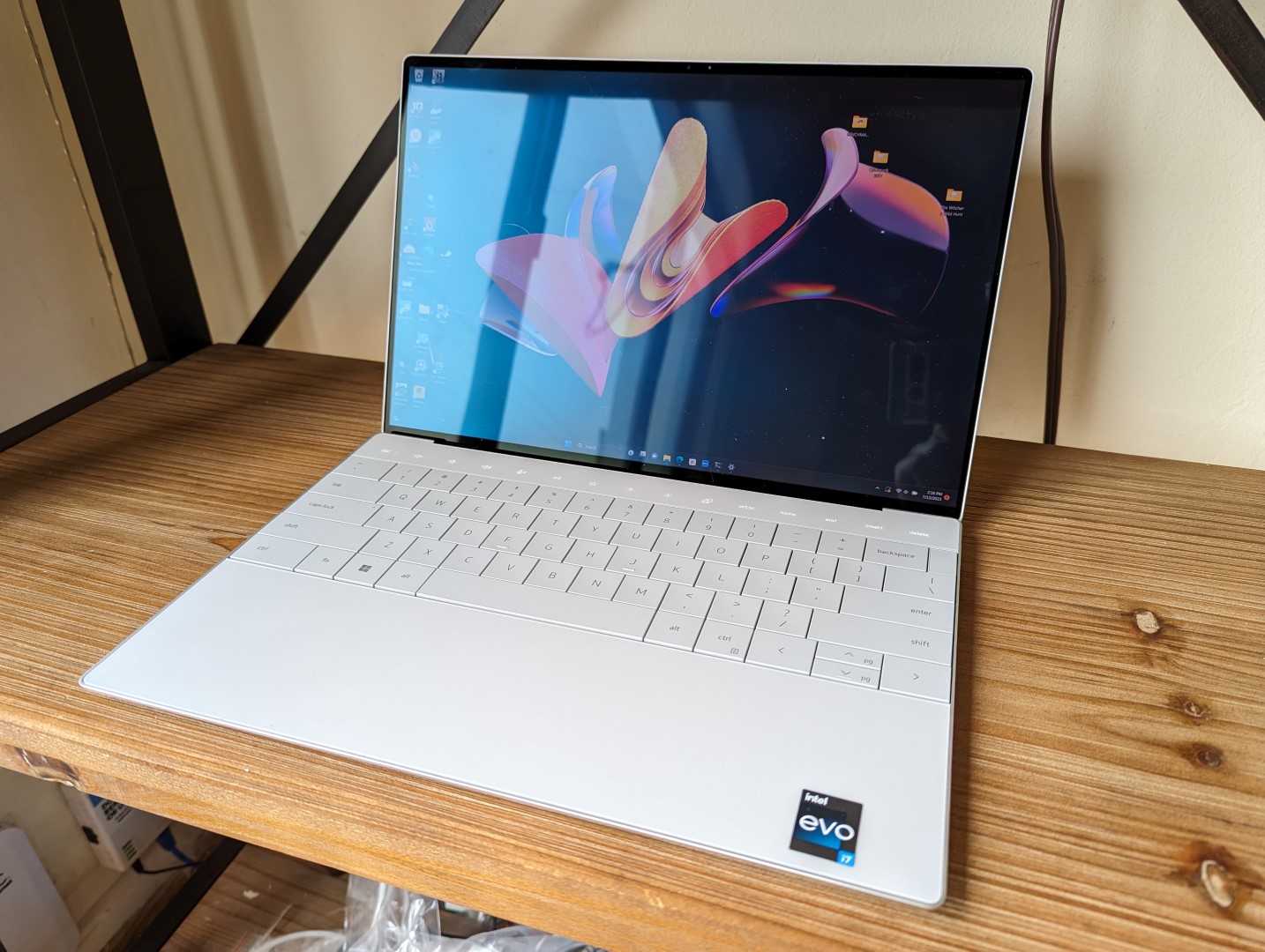 Recensione Dell XPS 13 Plus 9320 Core i7-1360P 2023: leggermente ...