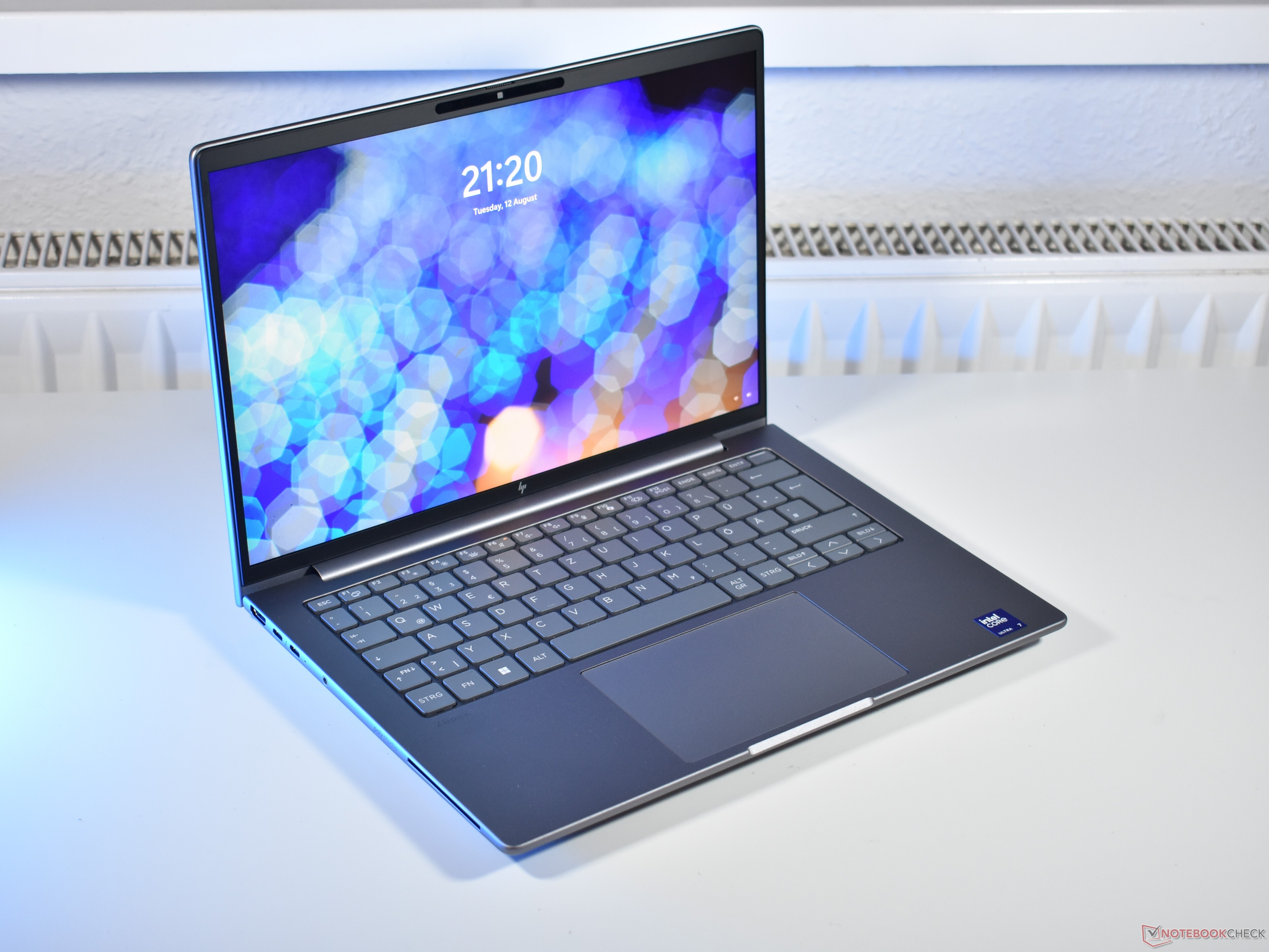 Recensione del portatile HP ZBook 8 G1i 14: Il successore del Firefly che punta su Intel ARC ...