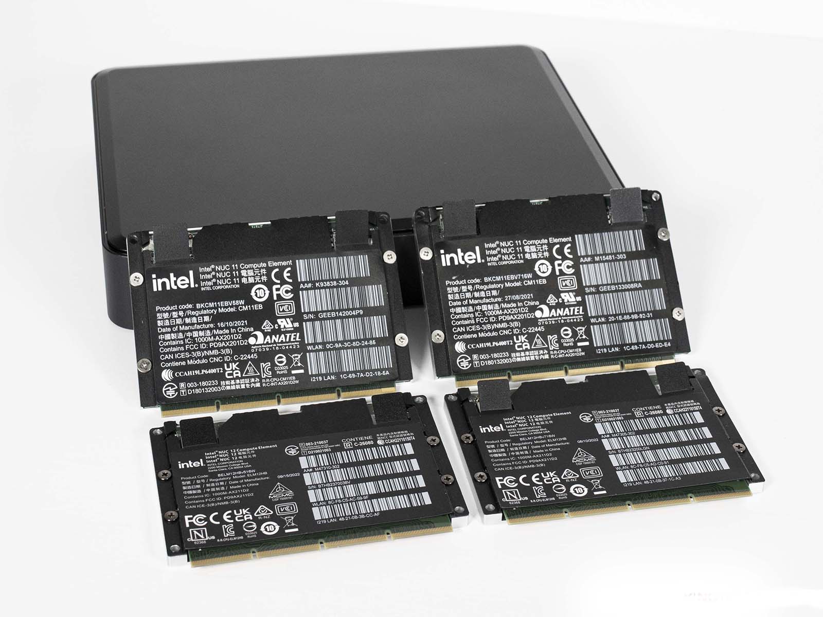 Recensione dell'Intel NUC Pro Chassis Element: barebone modulare per ...