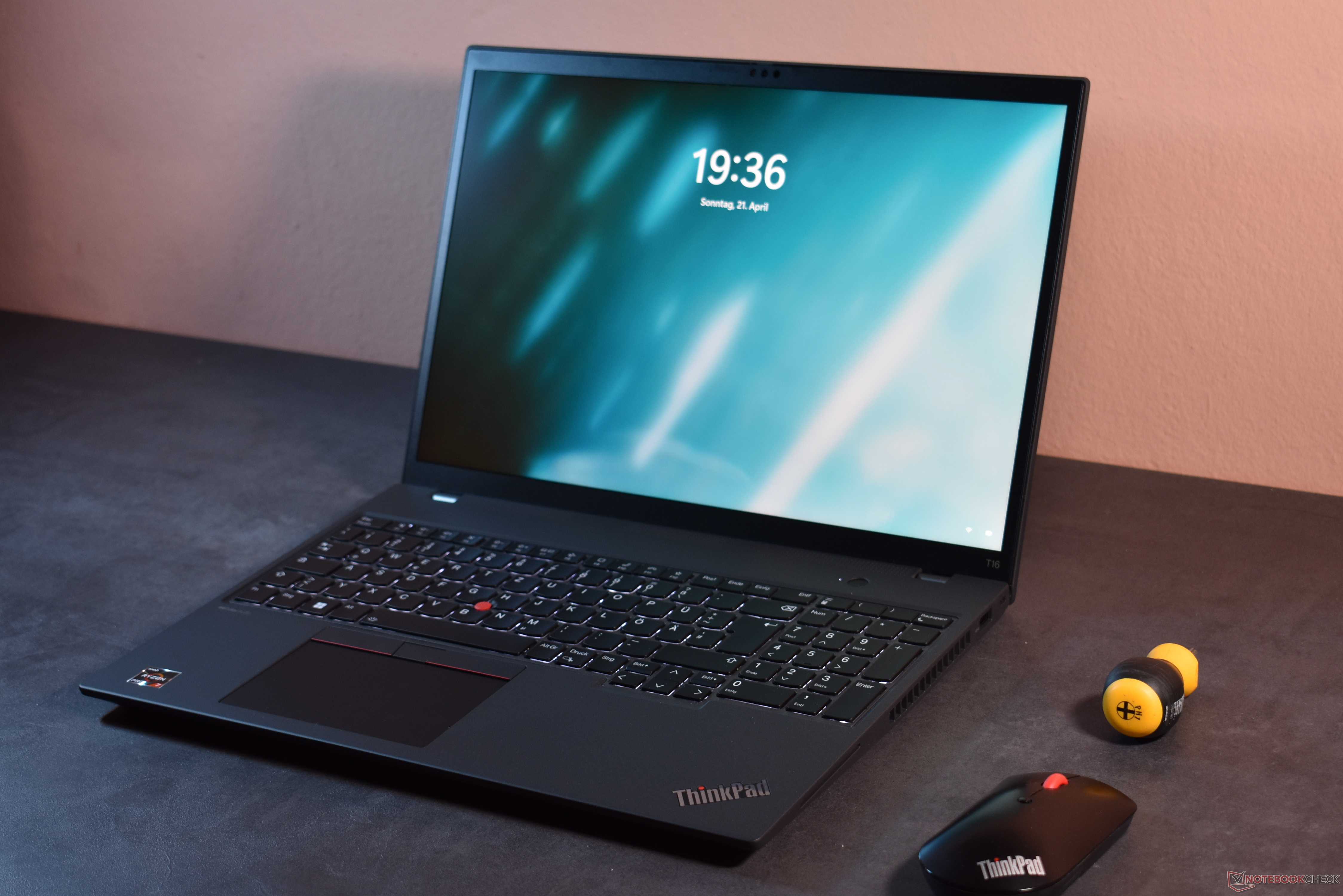 Recensione del portatile Lenovo ThinkPad T16 G2 AMD: Il grande ThinkPad ...