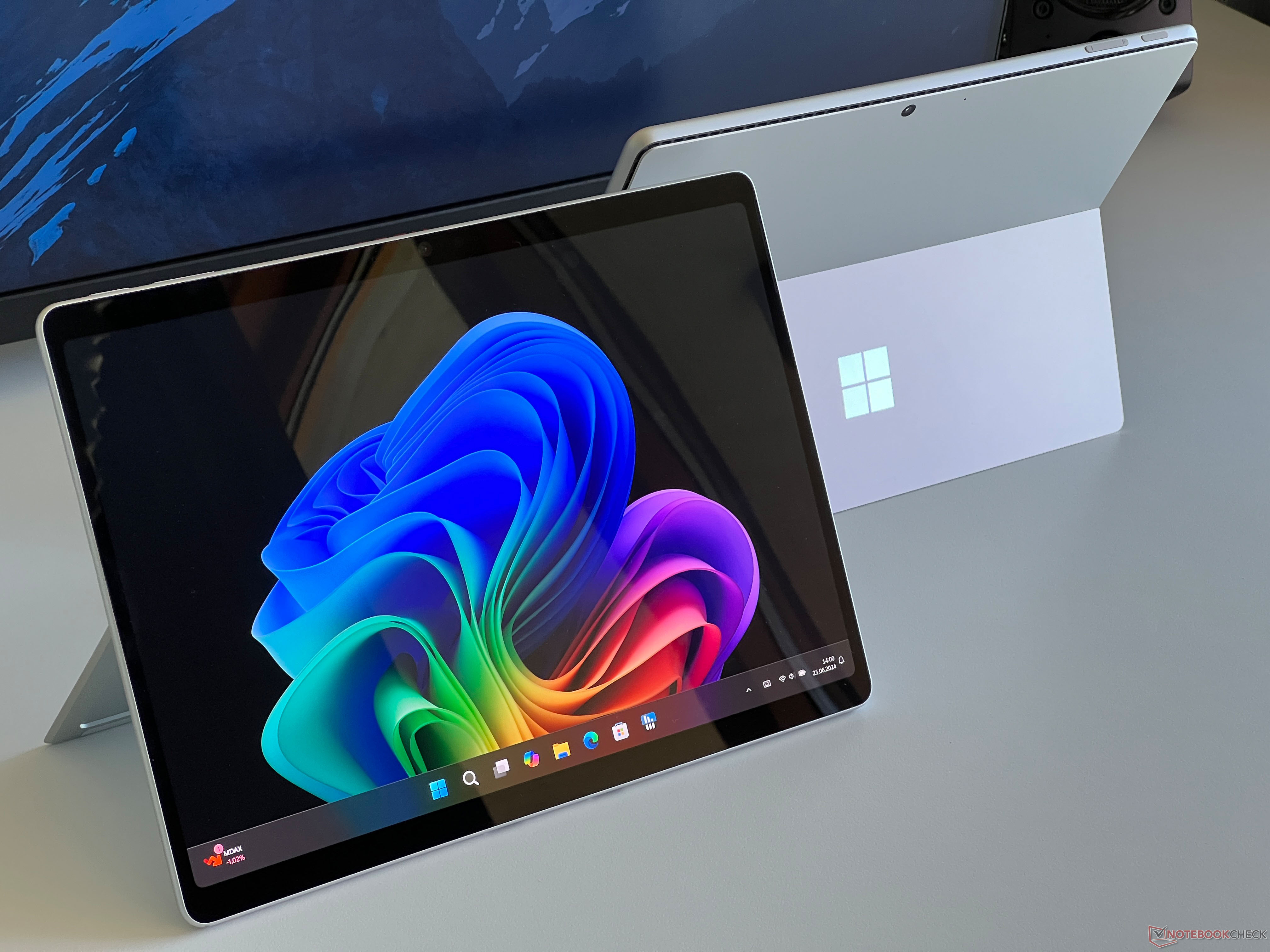 Recensione del Microsoft Surface Pro OLED Copilot+ - Un 2-in-1 di ...