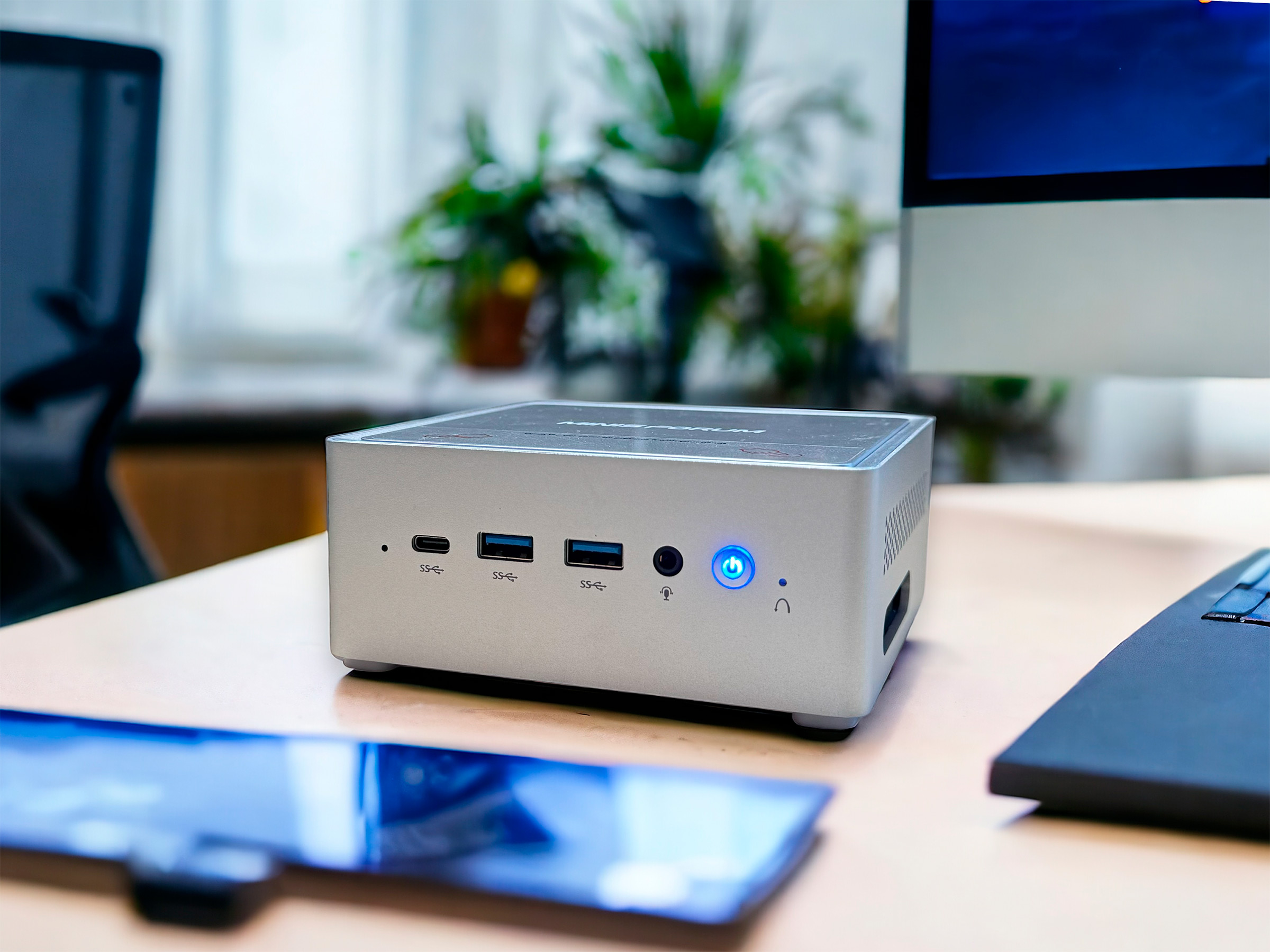 Recensione del Minisforum Venus Series NAB9: Il mini PC con Intel Core ...