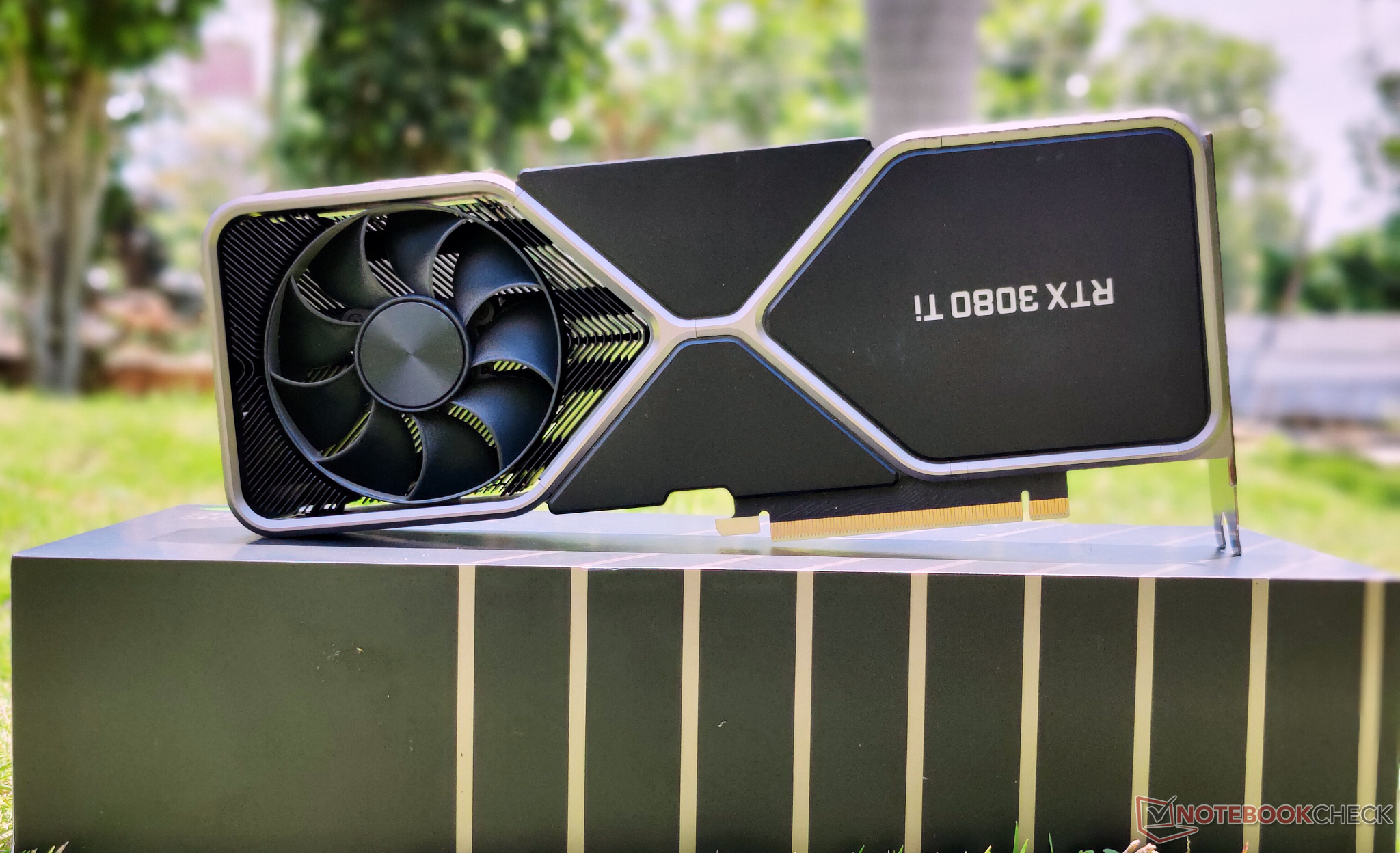 Recensione della NVIDIA GeForce RTX 3080 Ti Founders Edition ...