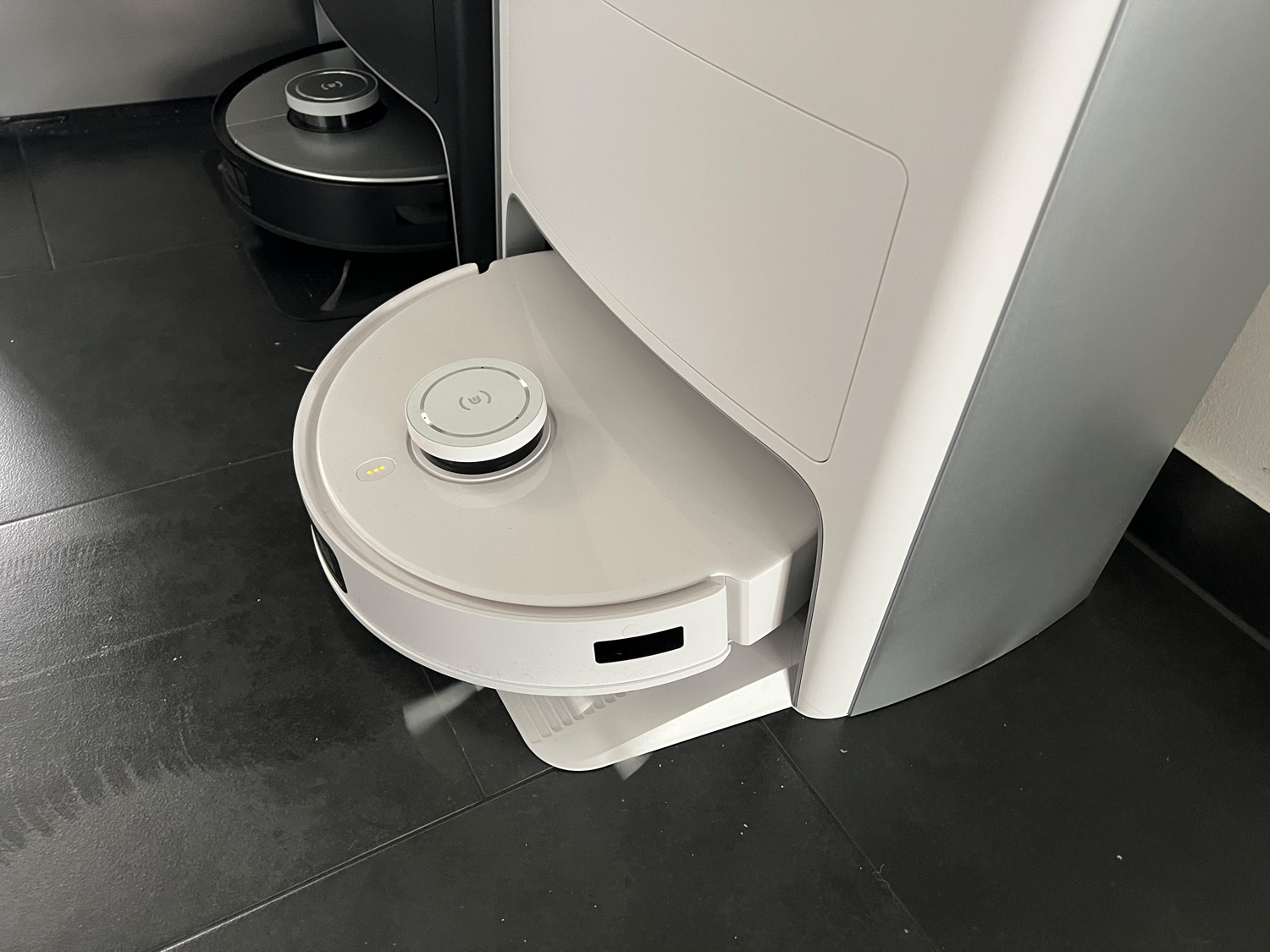 Recensione dell'Ecovacs Deebot X1e Omni: Come si distingue dall ...