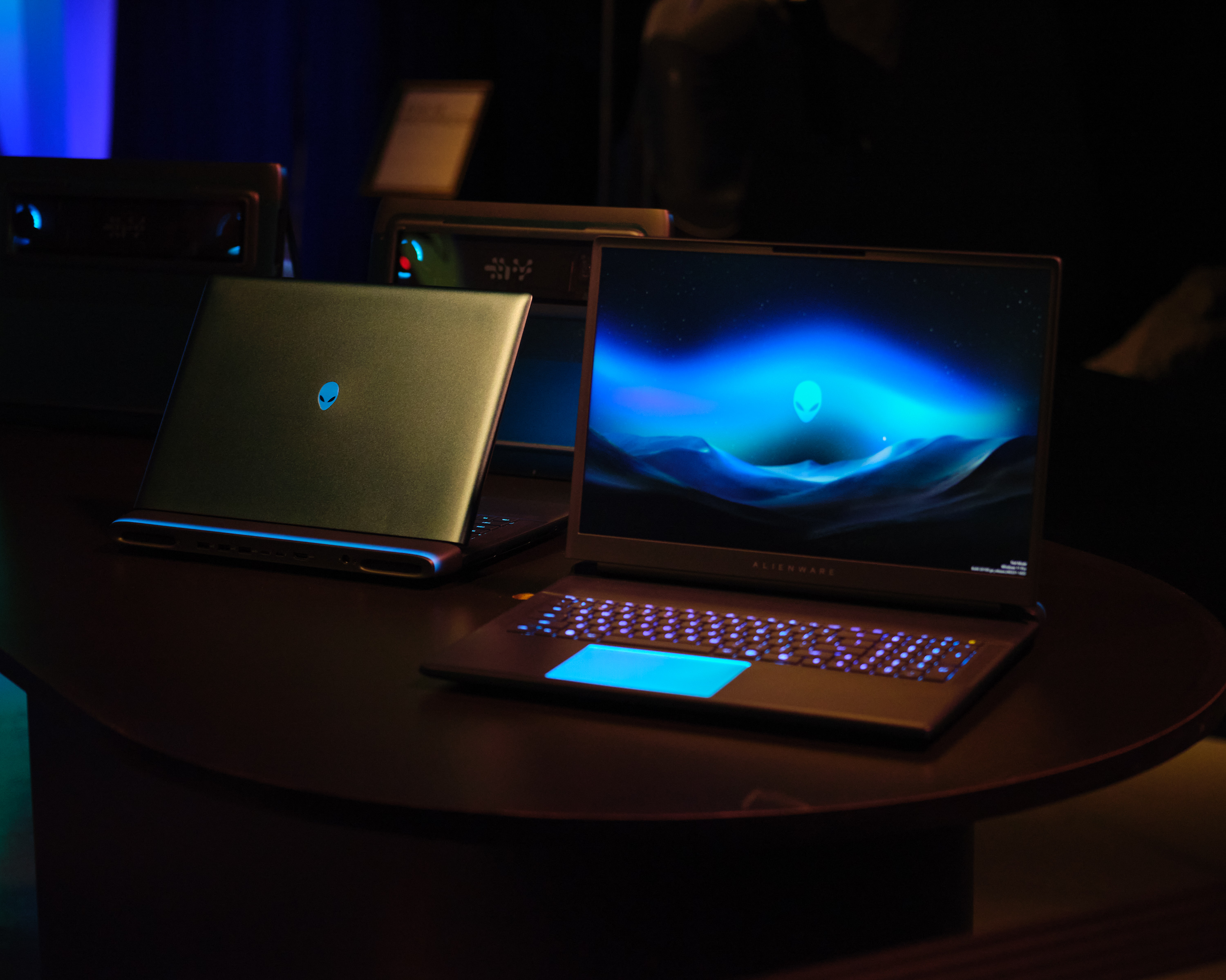 Dell alienware area 51m store
