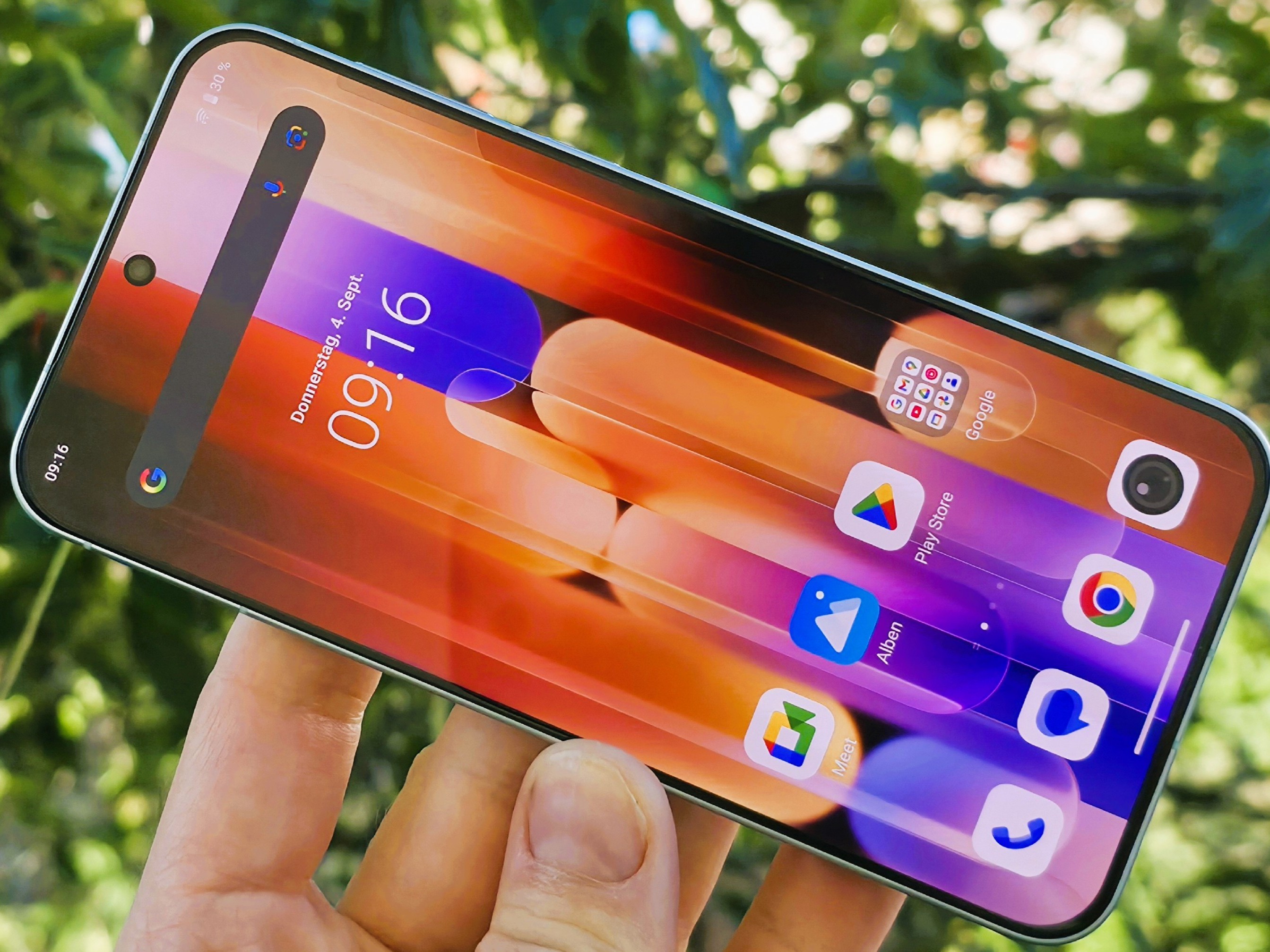 Uno smartphone compatto con una fantastica durata della batteria, oltre ...