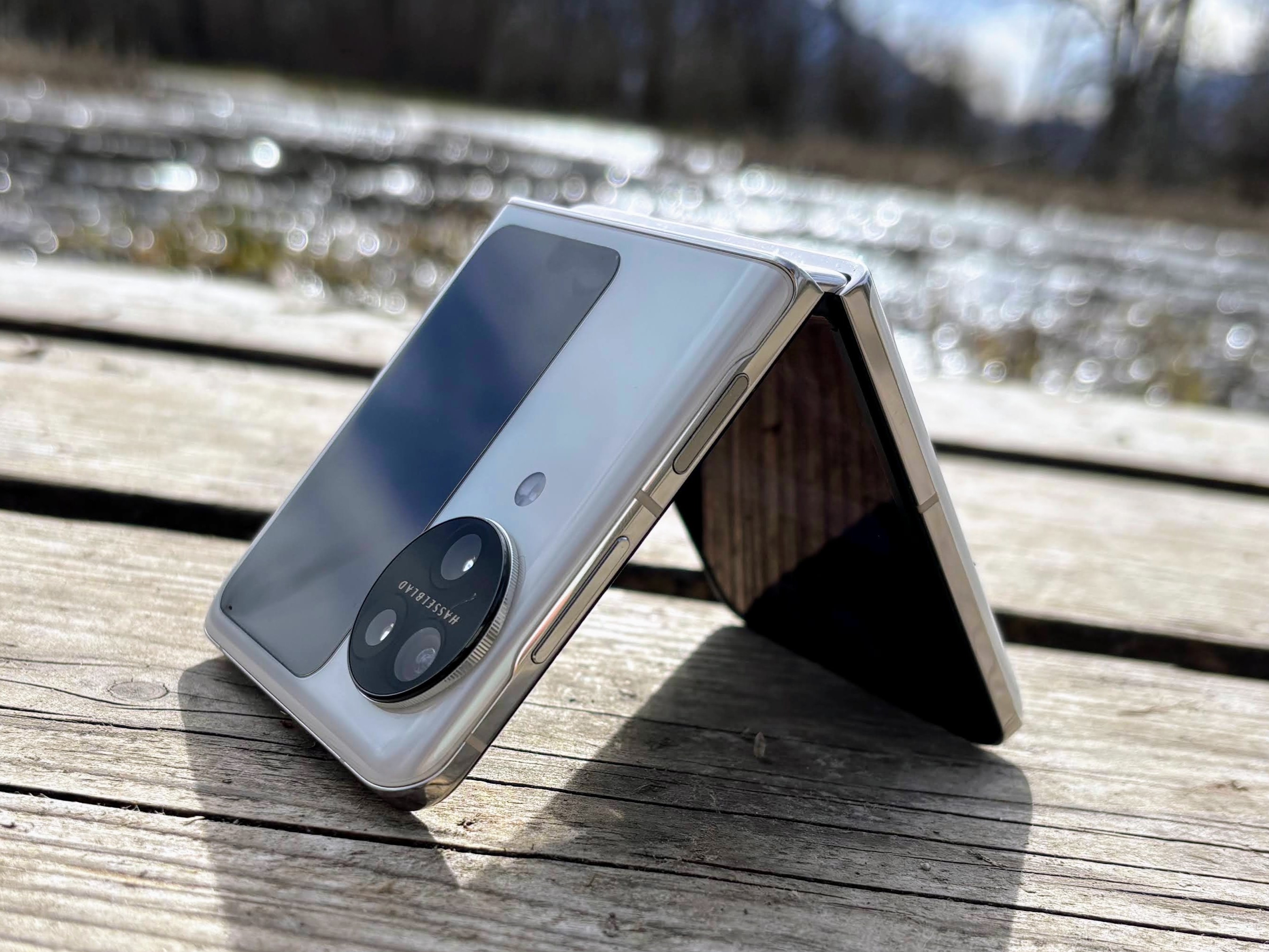 Recensione dello smartphone Oppo Find N3 Flip - Pieghevole con tripla ...