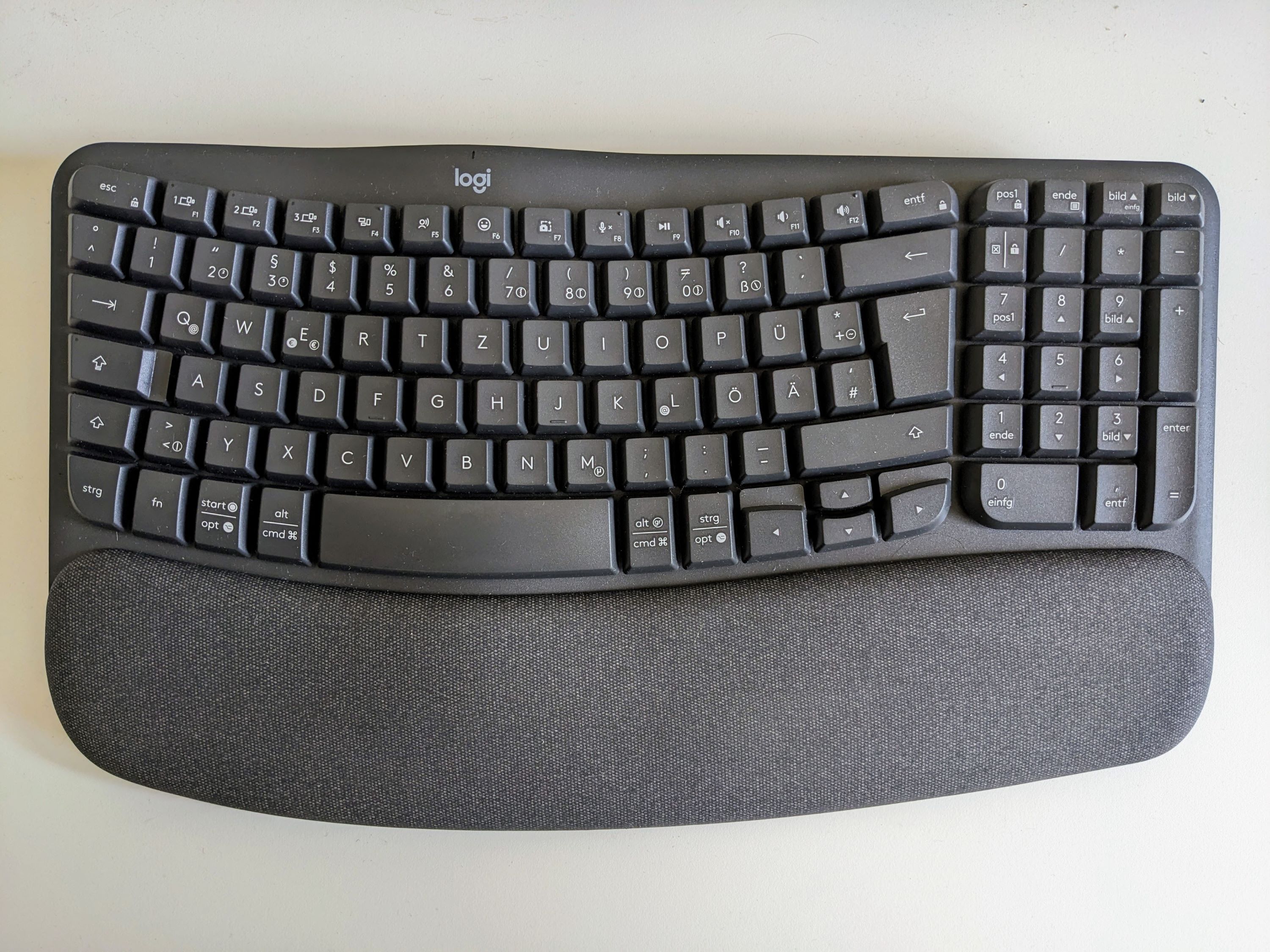 Recensione della Logitech Wave Keys: Tastiera ergonomica wireless entry ...