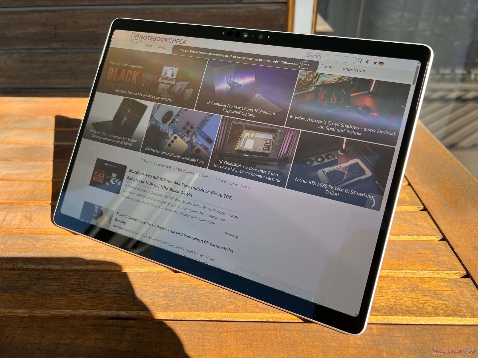Recensione del Microsoft Surface Pro OLED for Business: Lunar Lake vs ...
