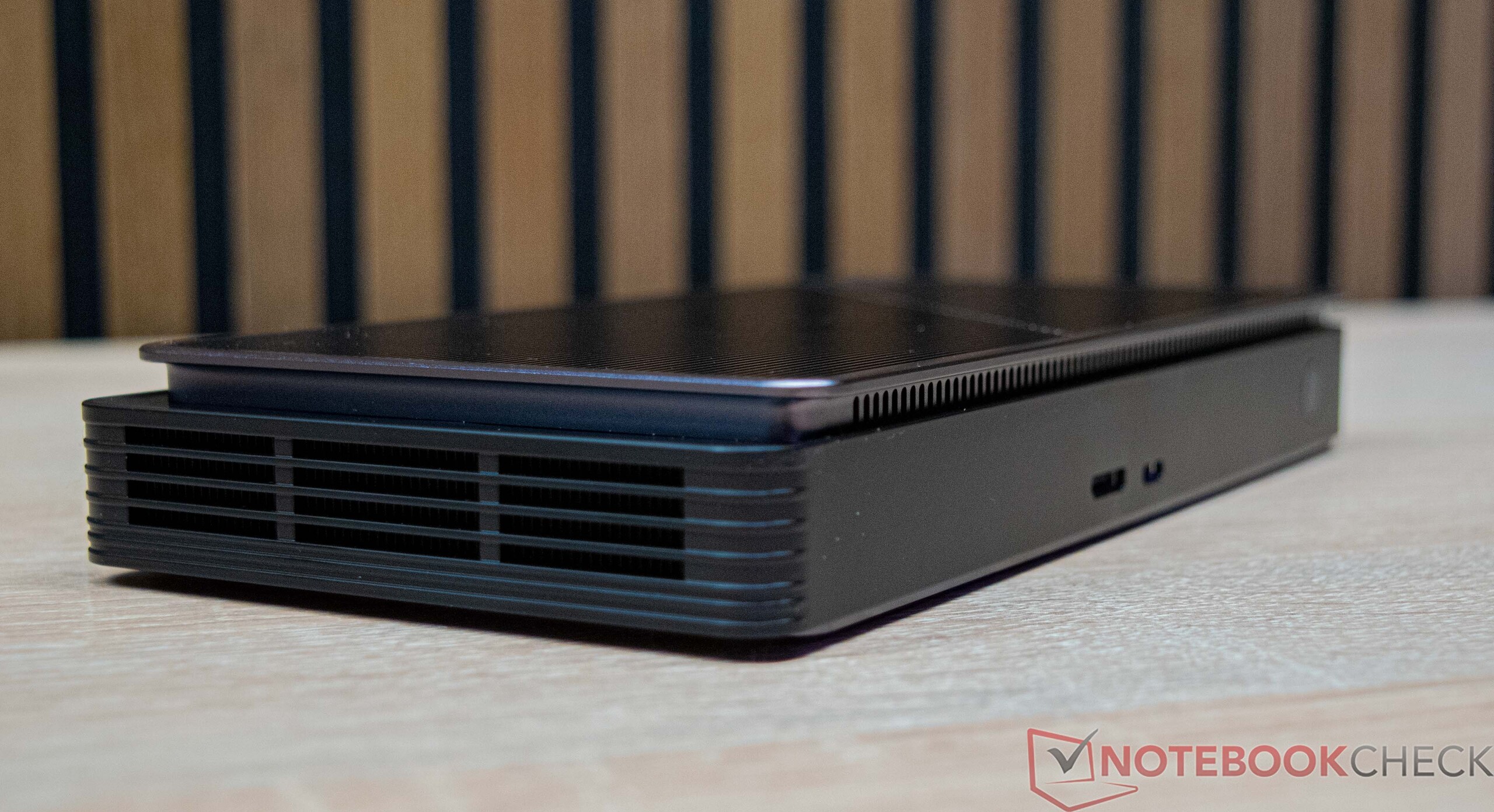 Recensione dell'eGPU GPD G1: AMD Radeon RX 7600M XT esterna con 8 GB di ...