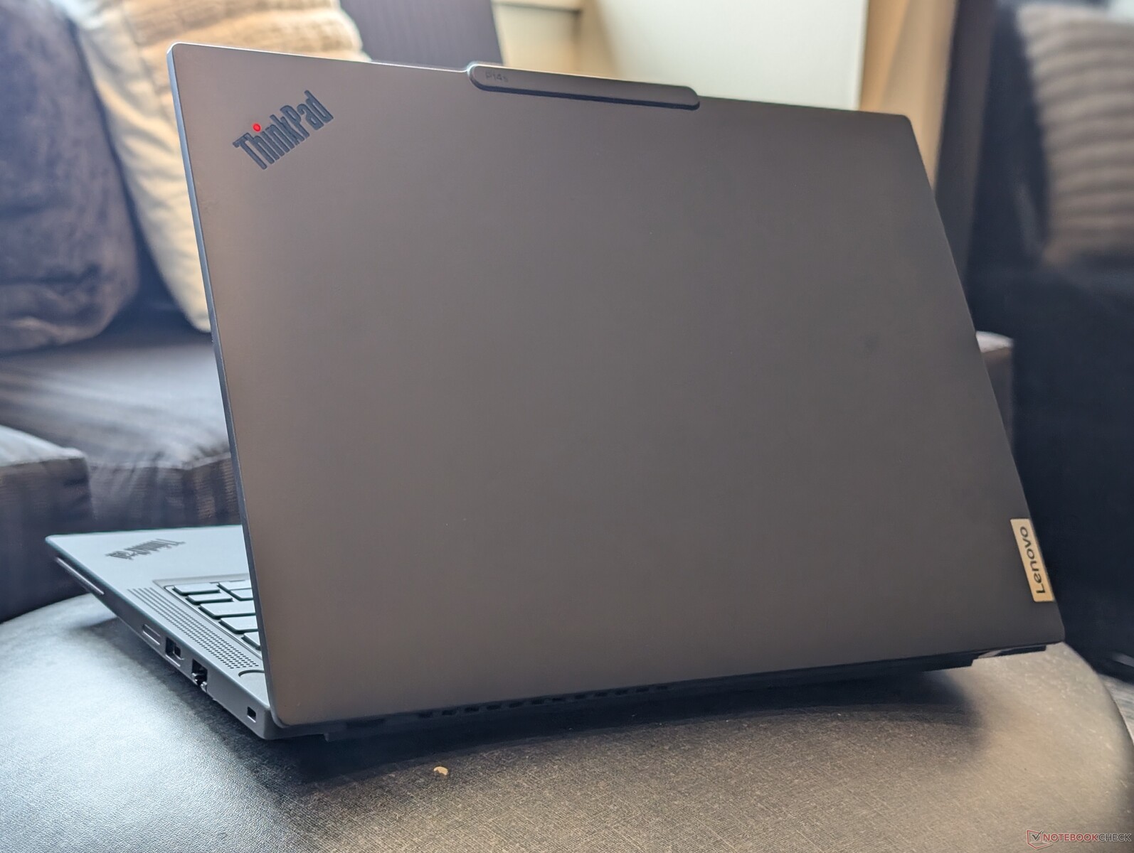 Lenovo ThinkPad P16s Gen 4 e ThinkPad P14s Gen 6 presentati con le ...
