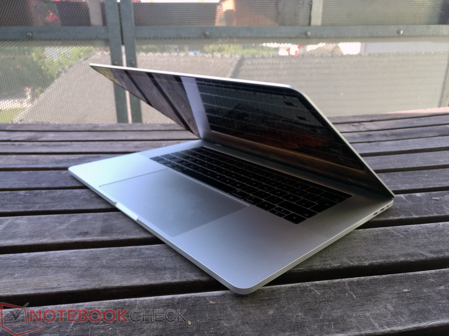 Recensione del Computer Portatile Apple MacBook Pro 15 2018 (2.9 GHz i9 ...