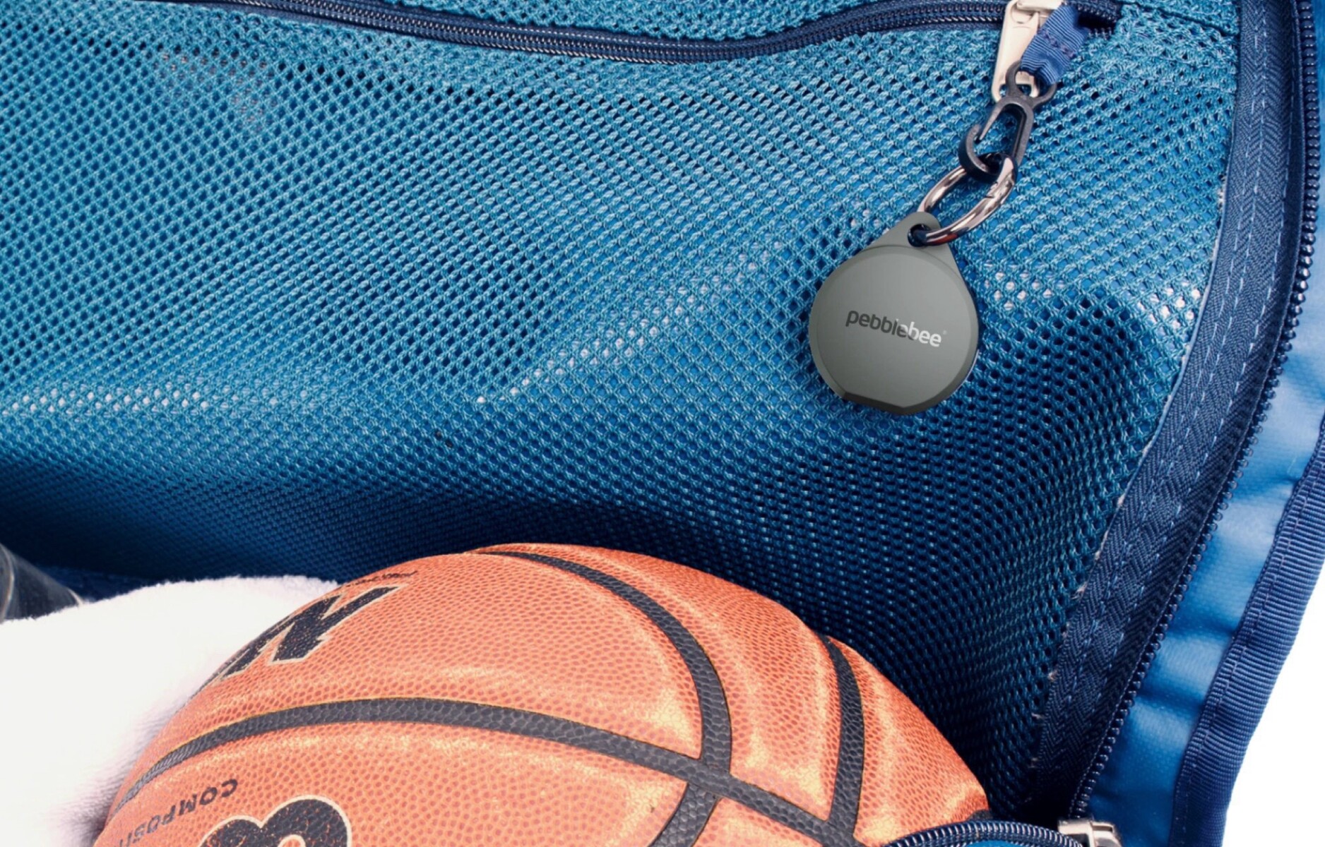 L'alternativa Pebblebee Card 5 AirTag è dotata di ricarica wireless ...